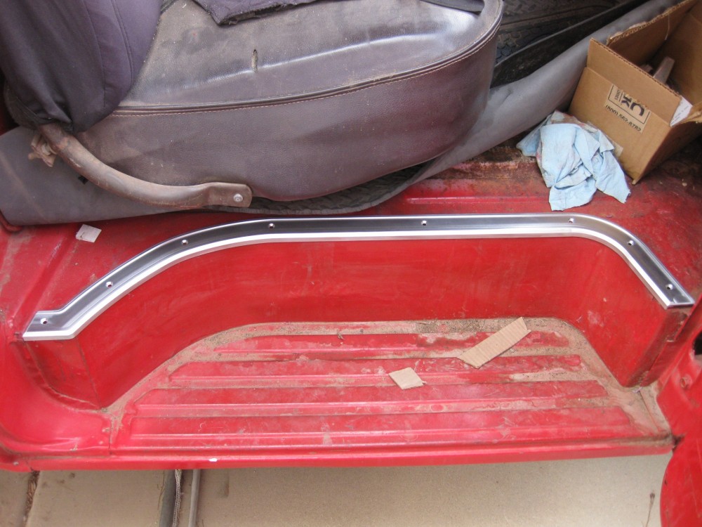 Step Well Trim Ford Truck